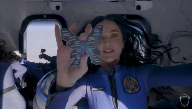 梦想成真！Katy Perry成为第一位⚡乘火箭「登上太空」的流行歌手！