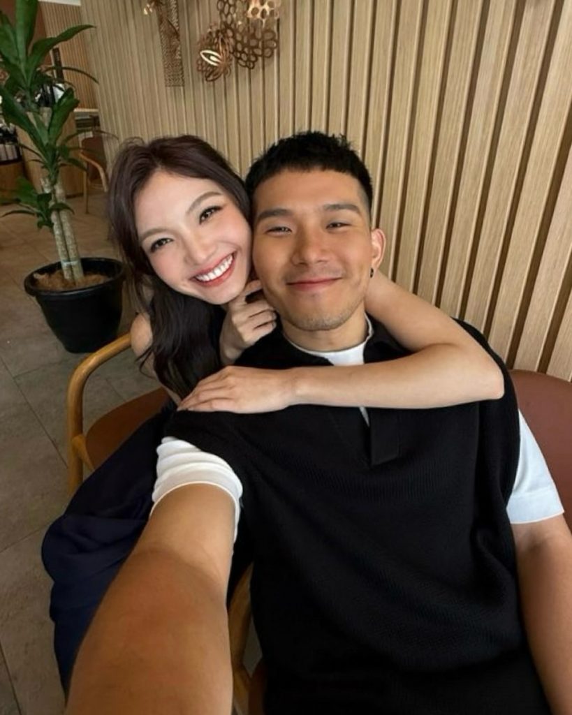 脱单了?! 大马网红Phei Yong⚡PO亲密合照疑似「官宣恋情」！女方竟然是她！